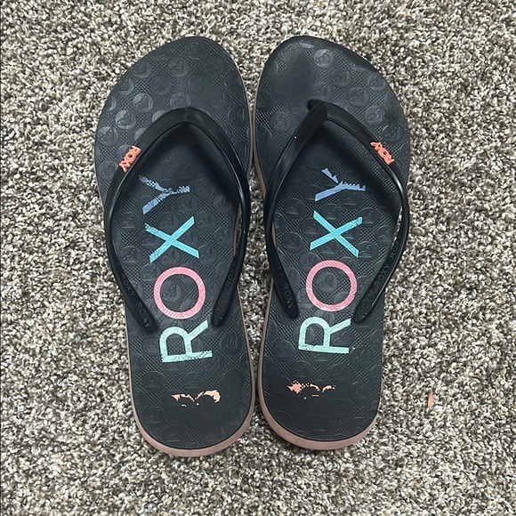 Roxy | Shoes | Roxy Black Sandals With Vibrant Logo | Poshmark